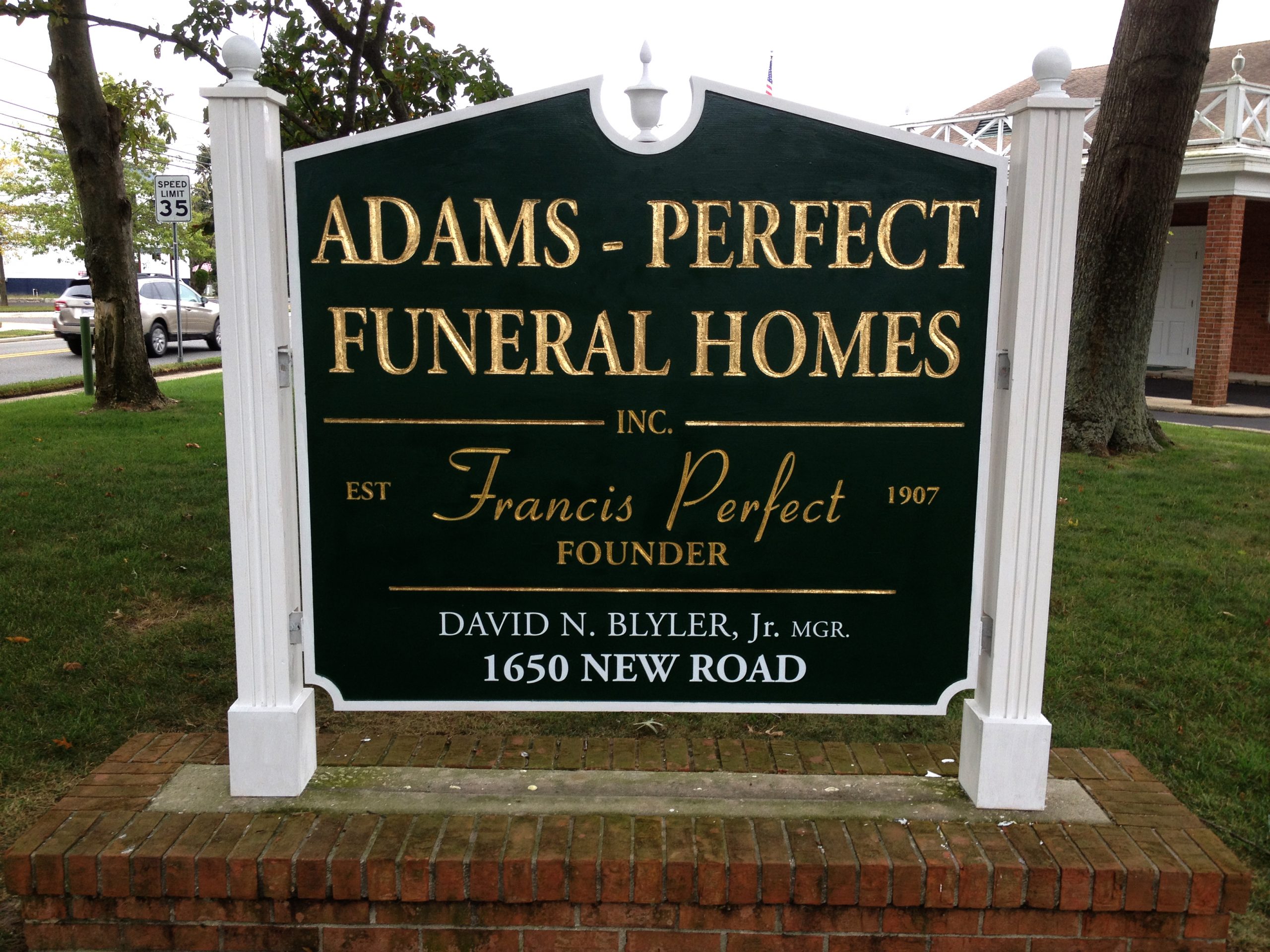 Announce Your Brand With Performance Marketing’s Custom Signage.